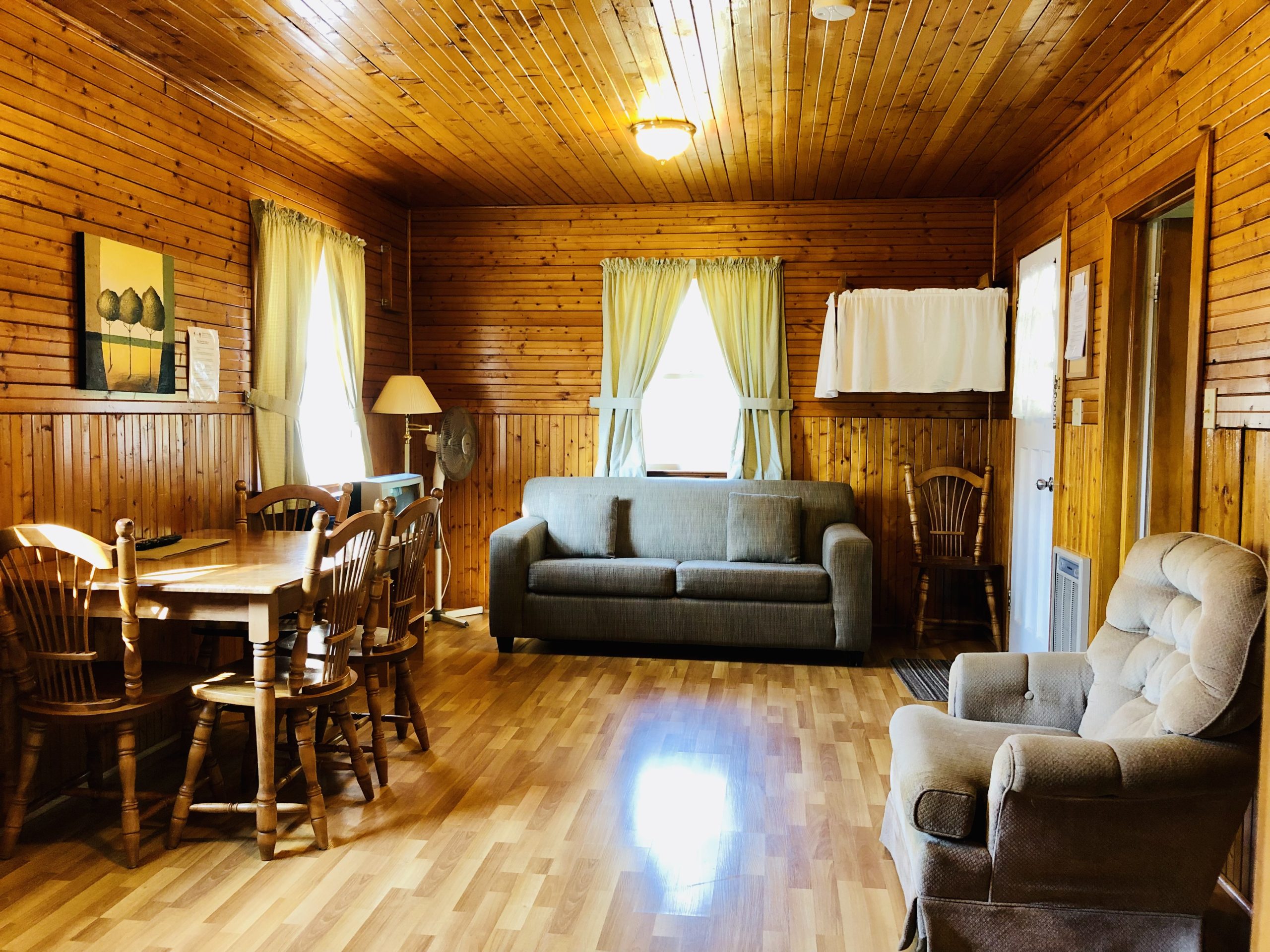 Type-D Superior Two-Bedroom – Green Gables Bungalow Court Cottages